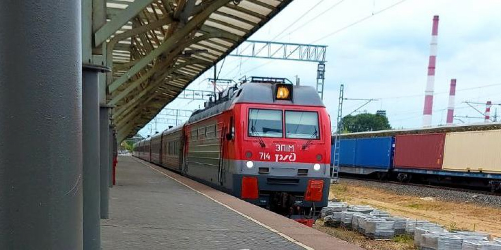 В РЖД пообещали увеличить длину полок в поездах до 2 метров | Новости ...